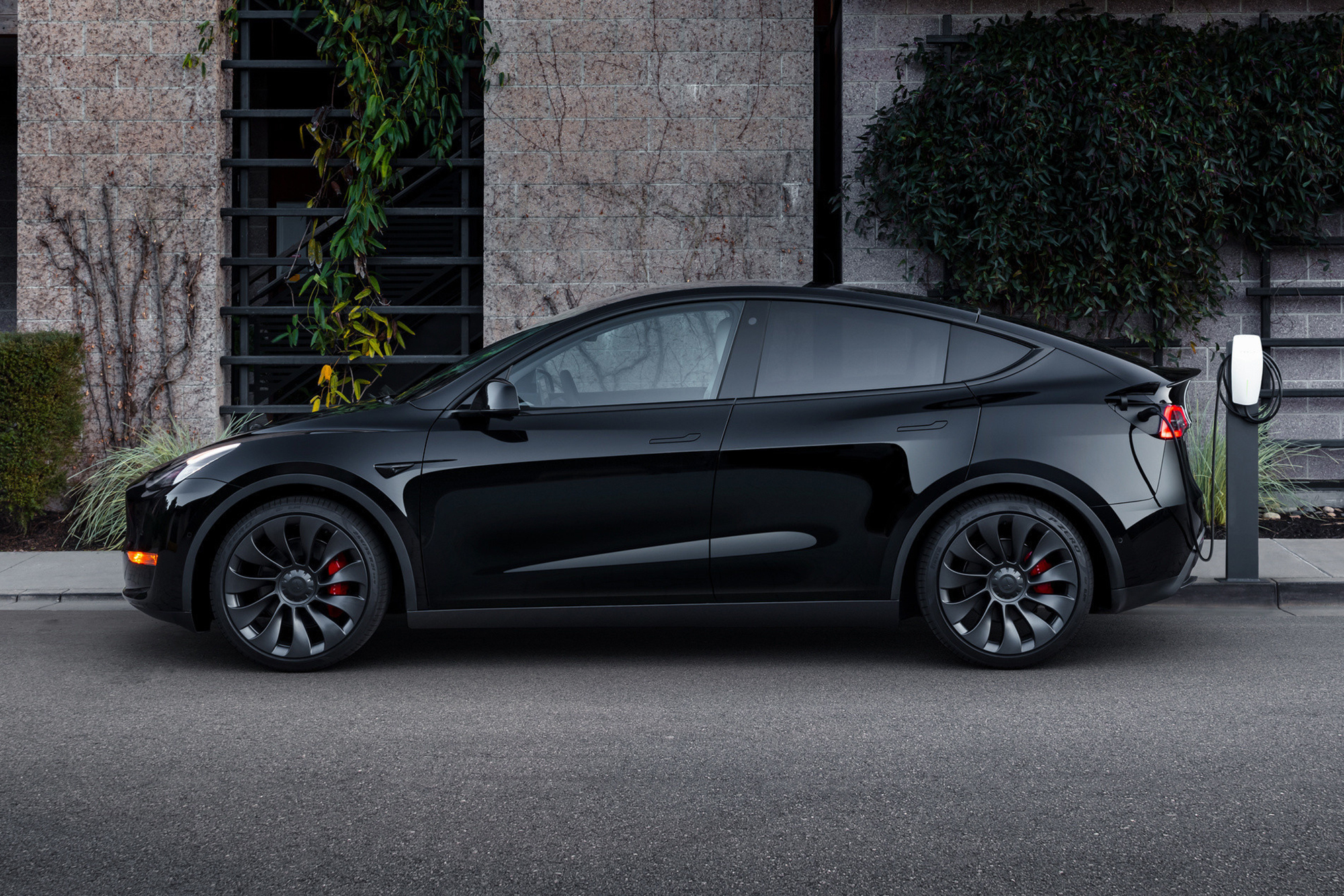 Tesla lanza una versión más asequible del Model Y, su coche más vendido ...