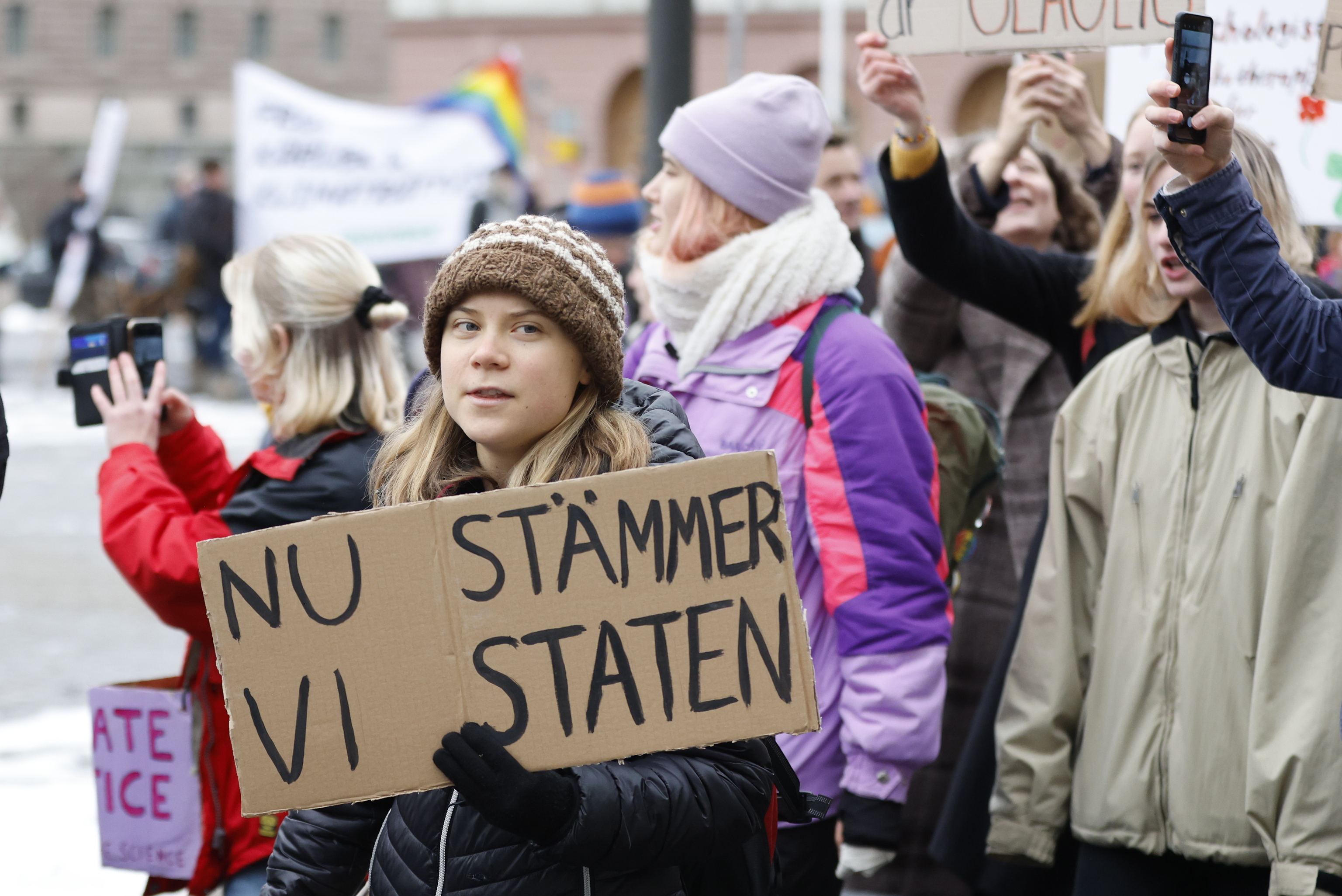 Greta Thunberg y 600 jóvenes llevan al Gobierno de Suecia a los ...