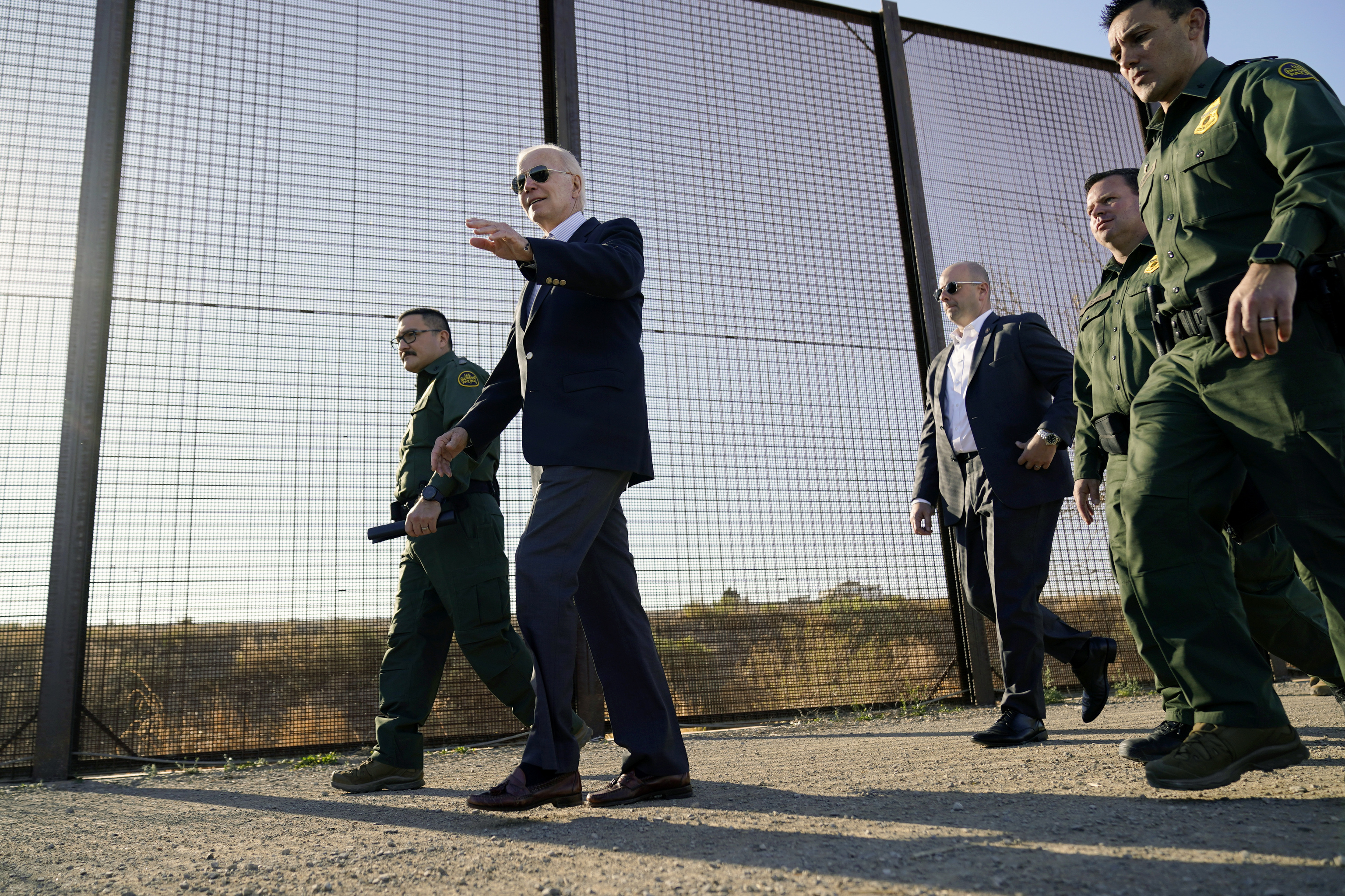 Biden envía a 1.500 soldados a la frontera con México para luchar ...