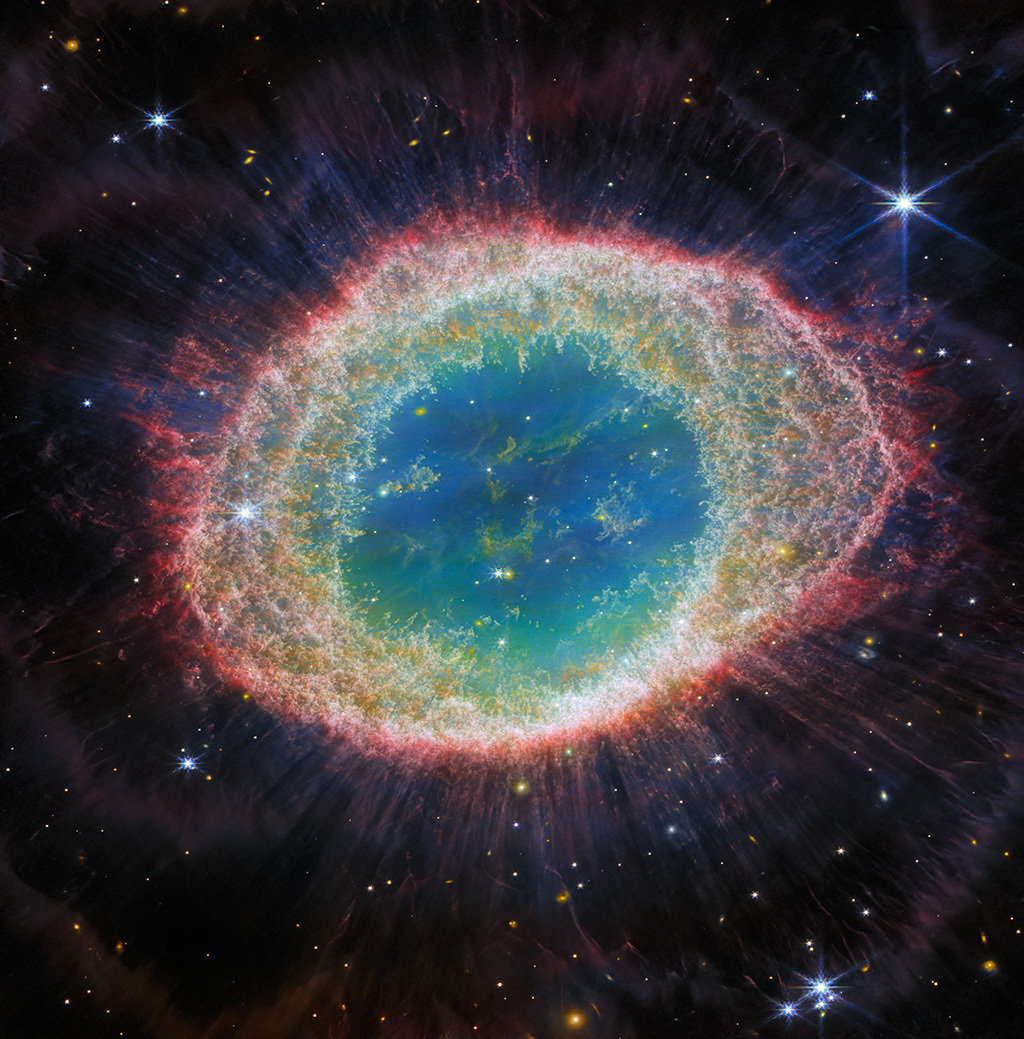 La Nebulosa del Anillo vista como nunca antes: las nuevas imágenes del ...