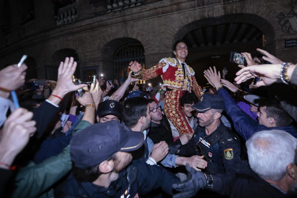Roca Rey se catapulta en Valencia sobre su raza y la excelencia de ...