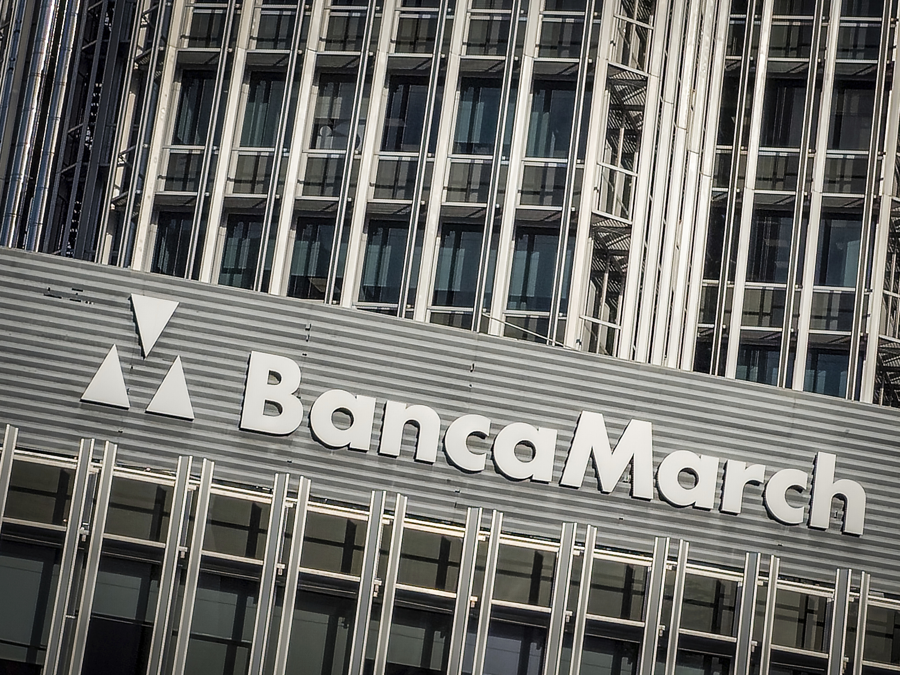 Banca March vende un 49% de Inversis a Euroclear, que la adquirirá por ...