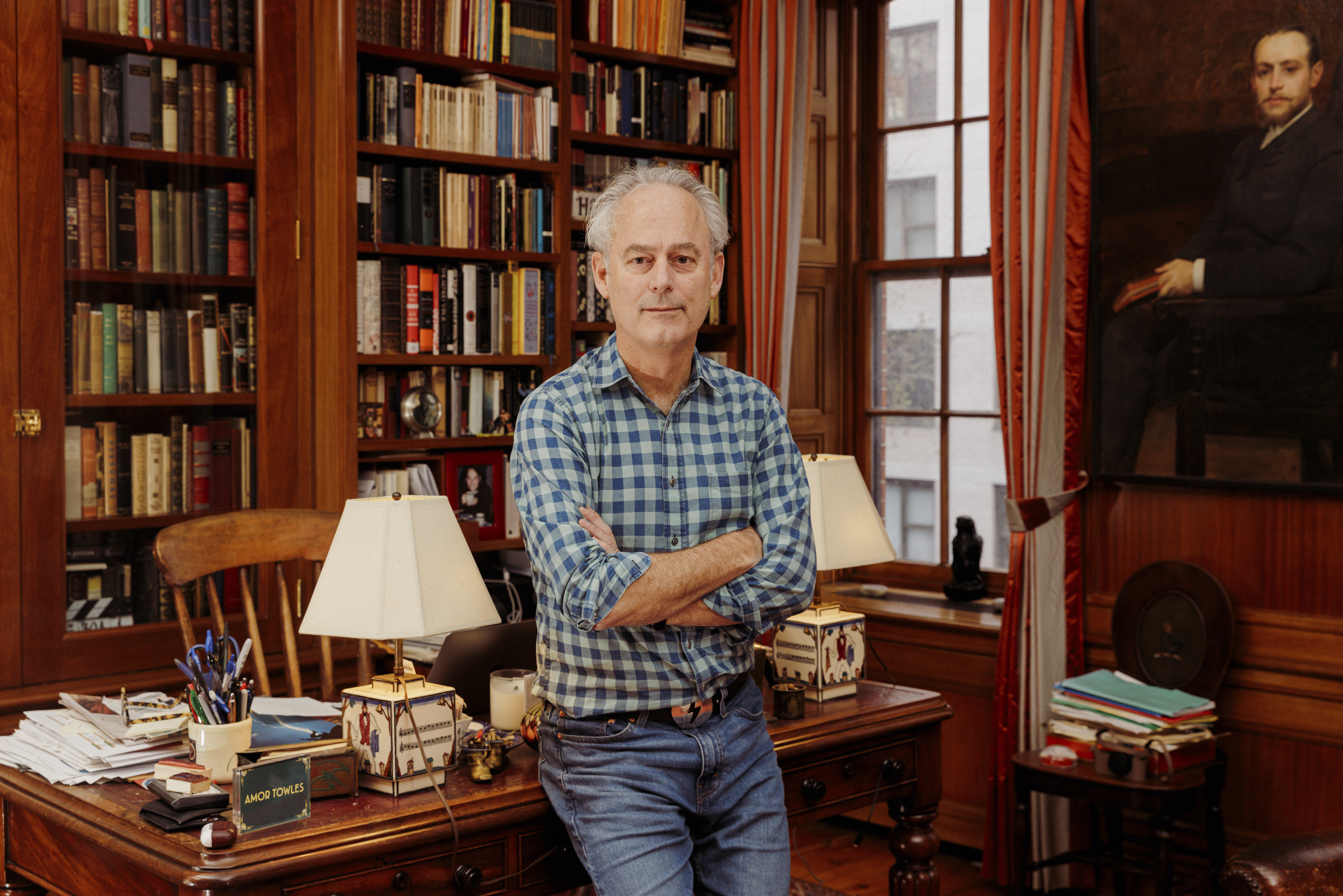 Amor Towles: "La vida siempre encuentra la manera de enseñarte que no ...