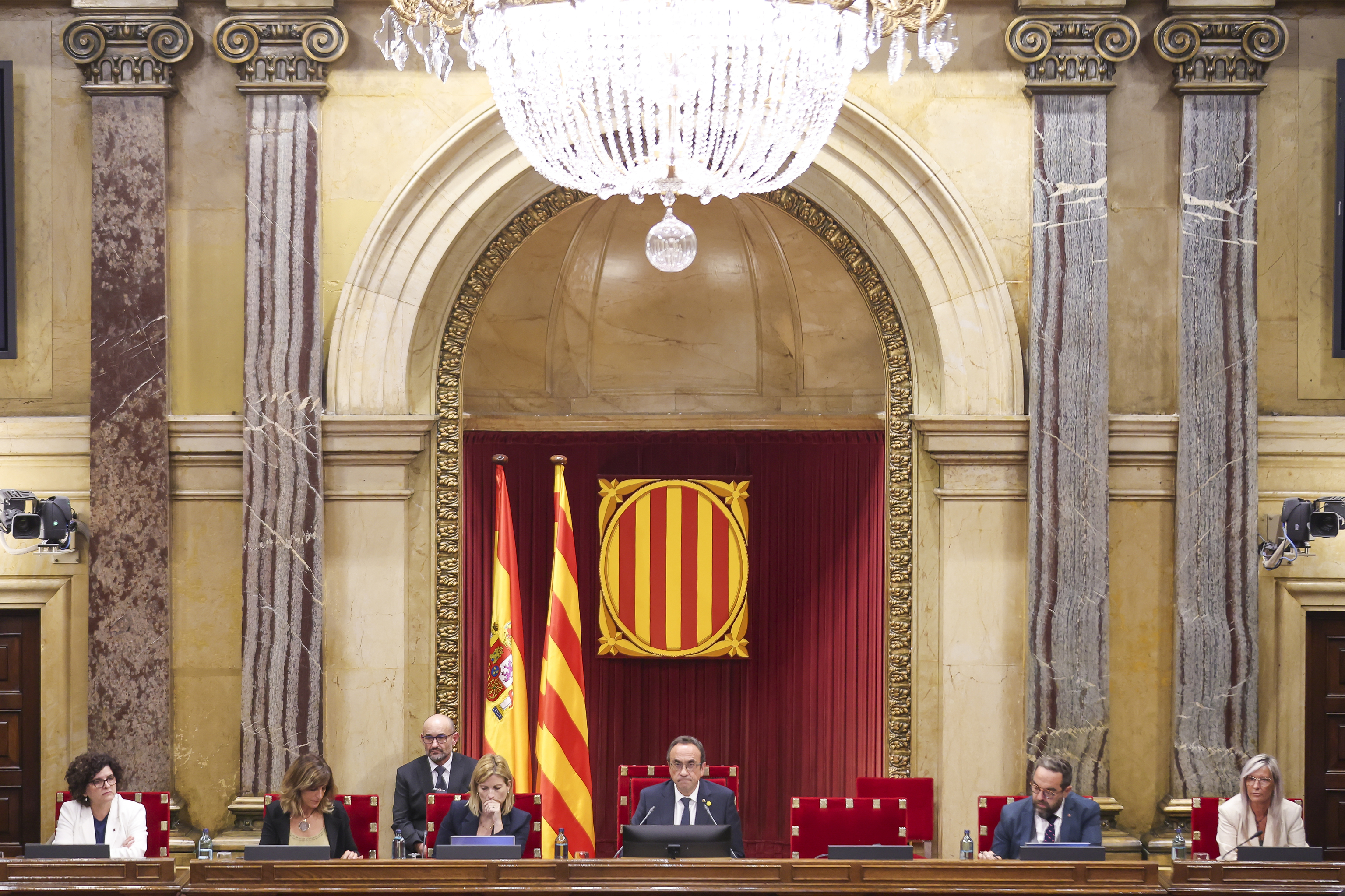 Nuevo desafío independentista: la Mesa del Parlament mantiene la ...