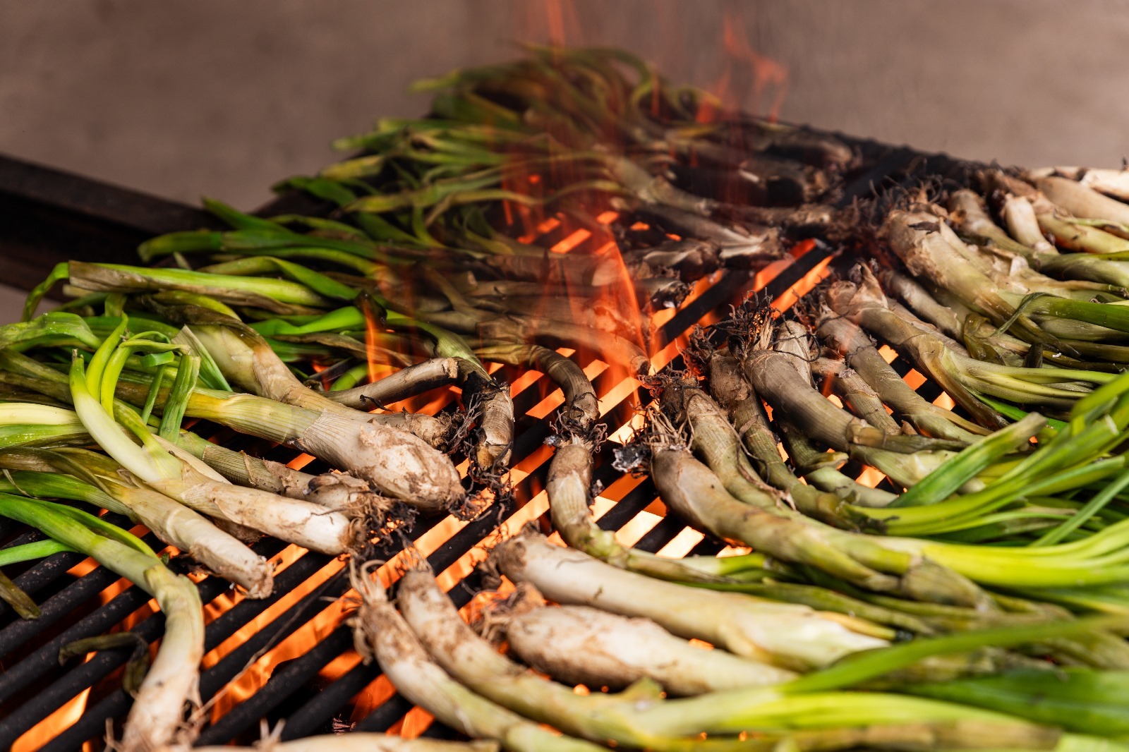 Ocho sitios para darse un atracón de calçots en Madrid | Gastronomía