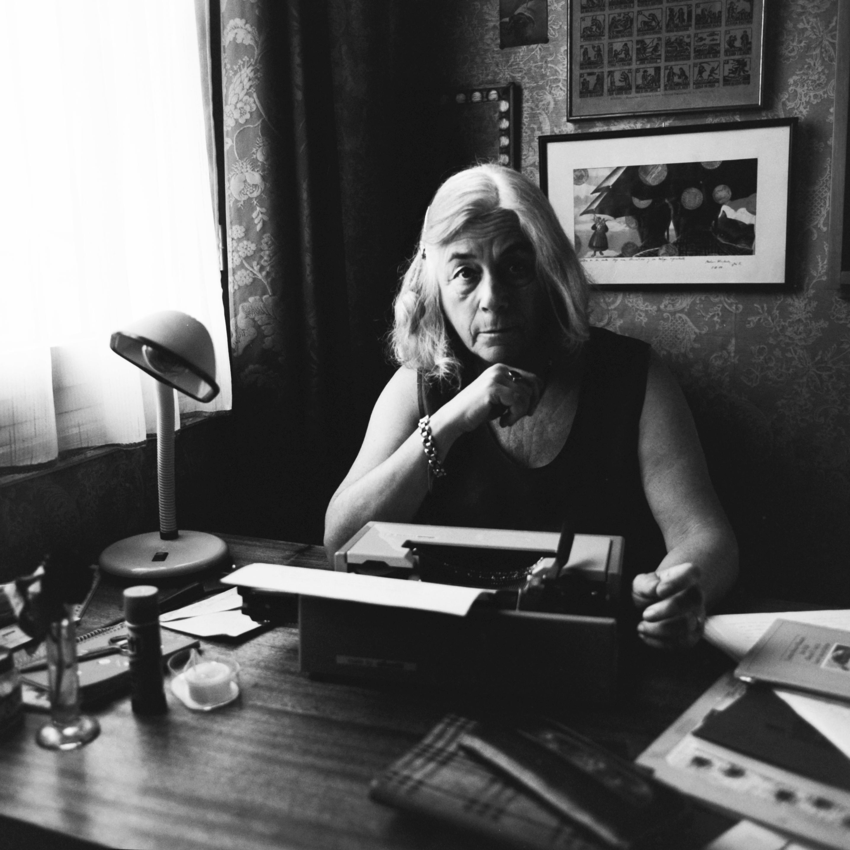 Carmen Martín Gaite, la escritora popular que supo dar voz a nuestro ...