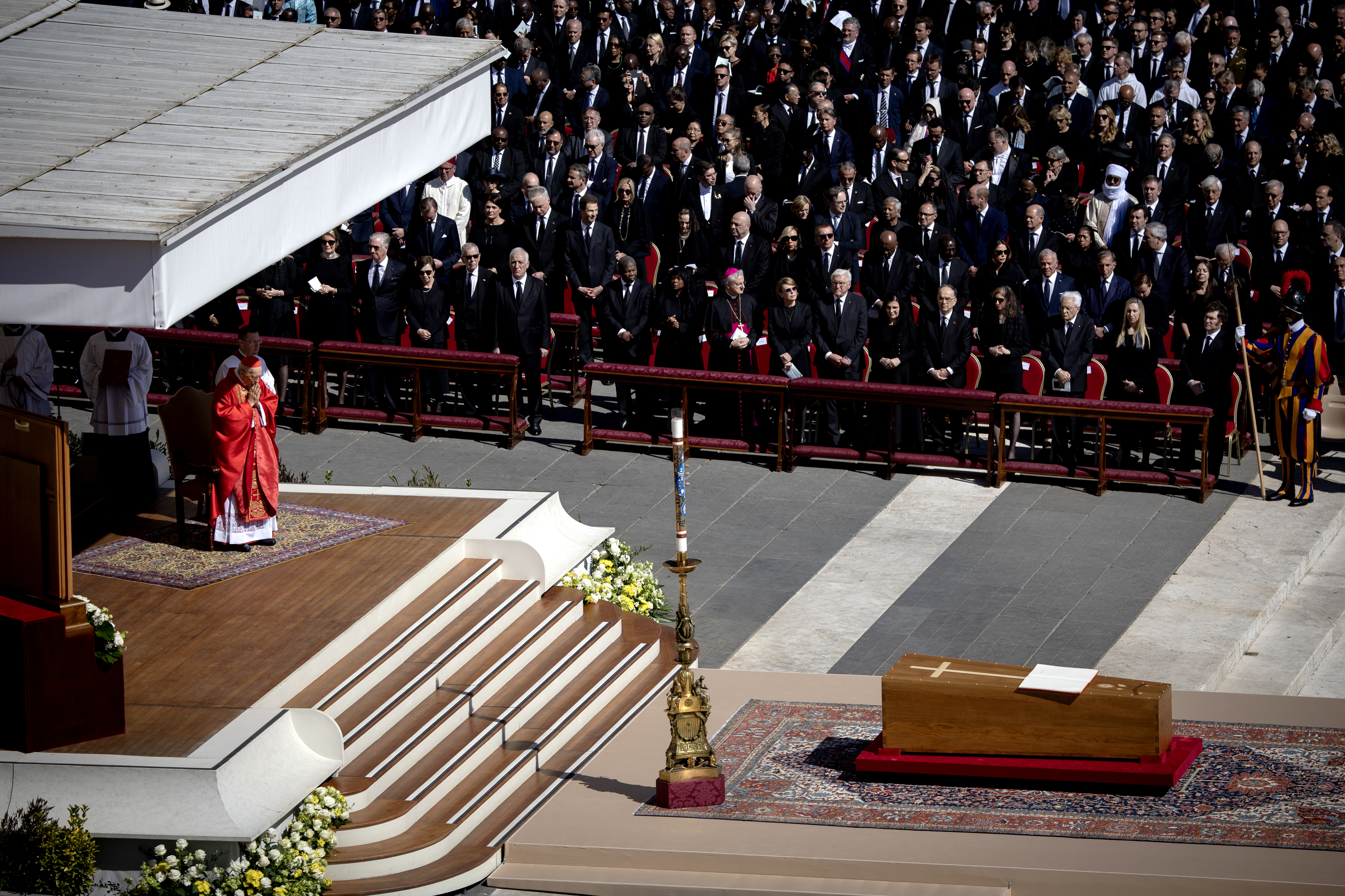 La belleza de celebrar la muerte y el funeral del Papa Francisco ...