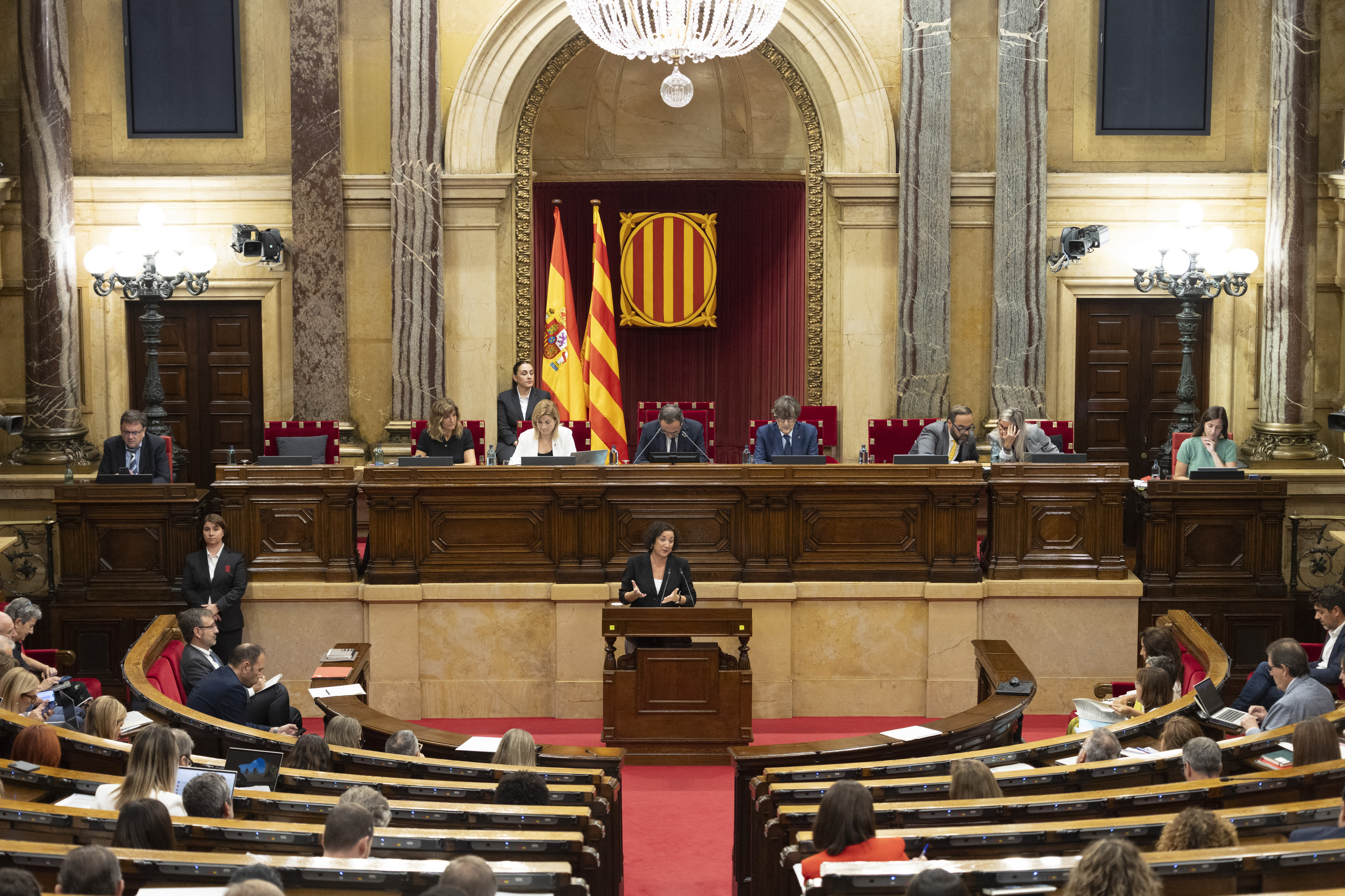 El Parlamento catalán insta al Gobierno a modificar la ley de ...