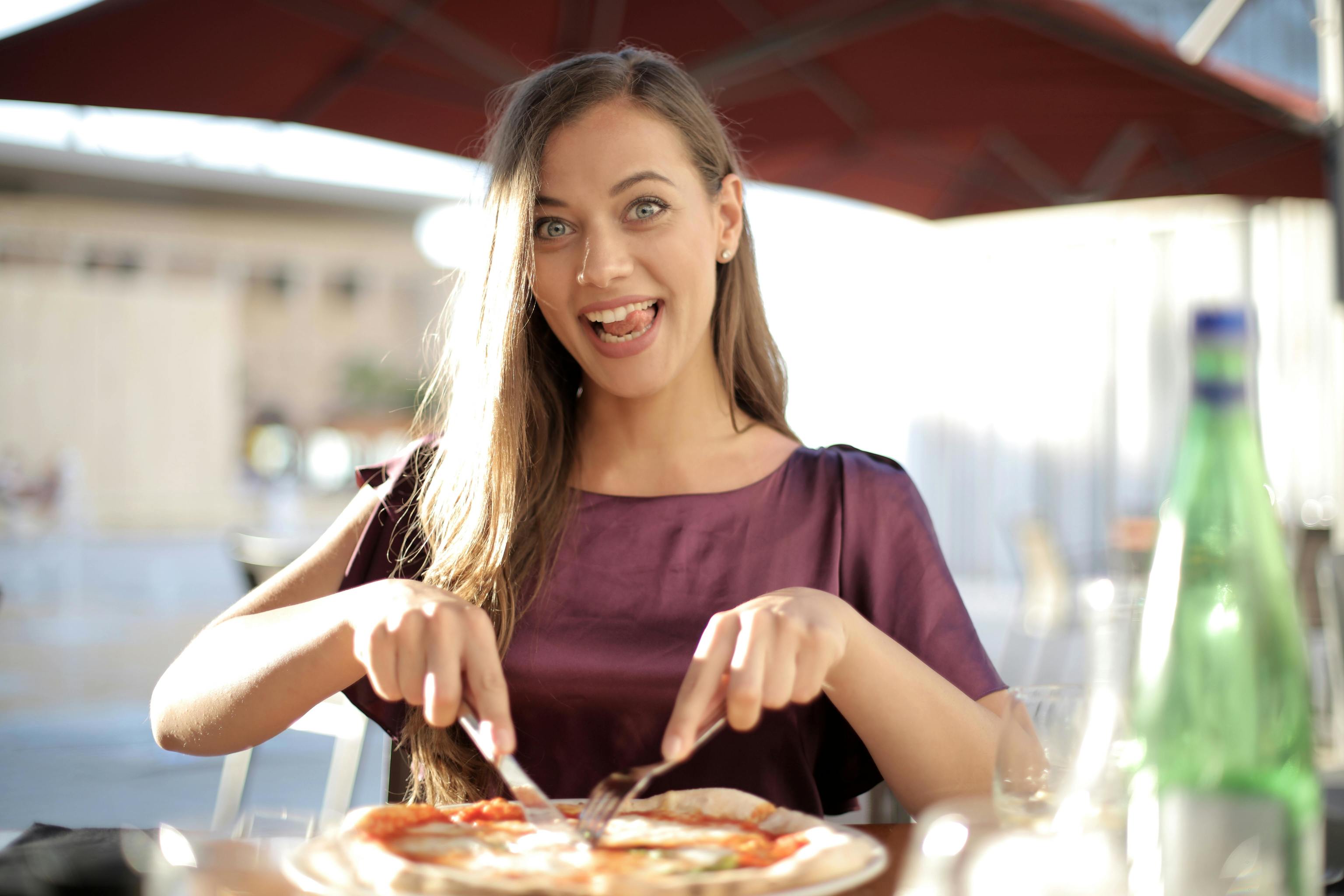 ¿A qué hora deberíamos desayunar, comer y cenar para no engordar? Esto ...