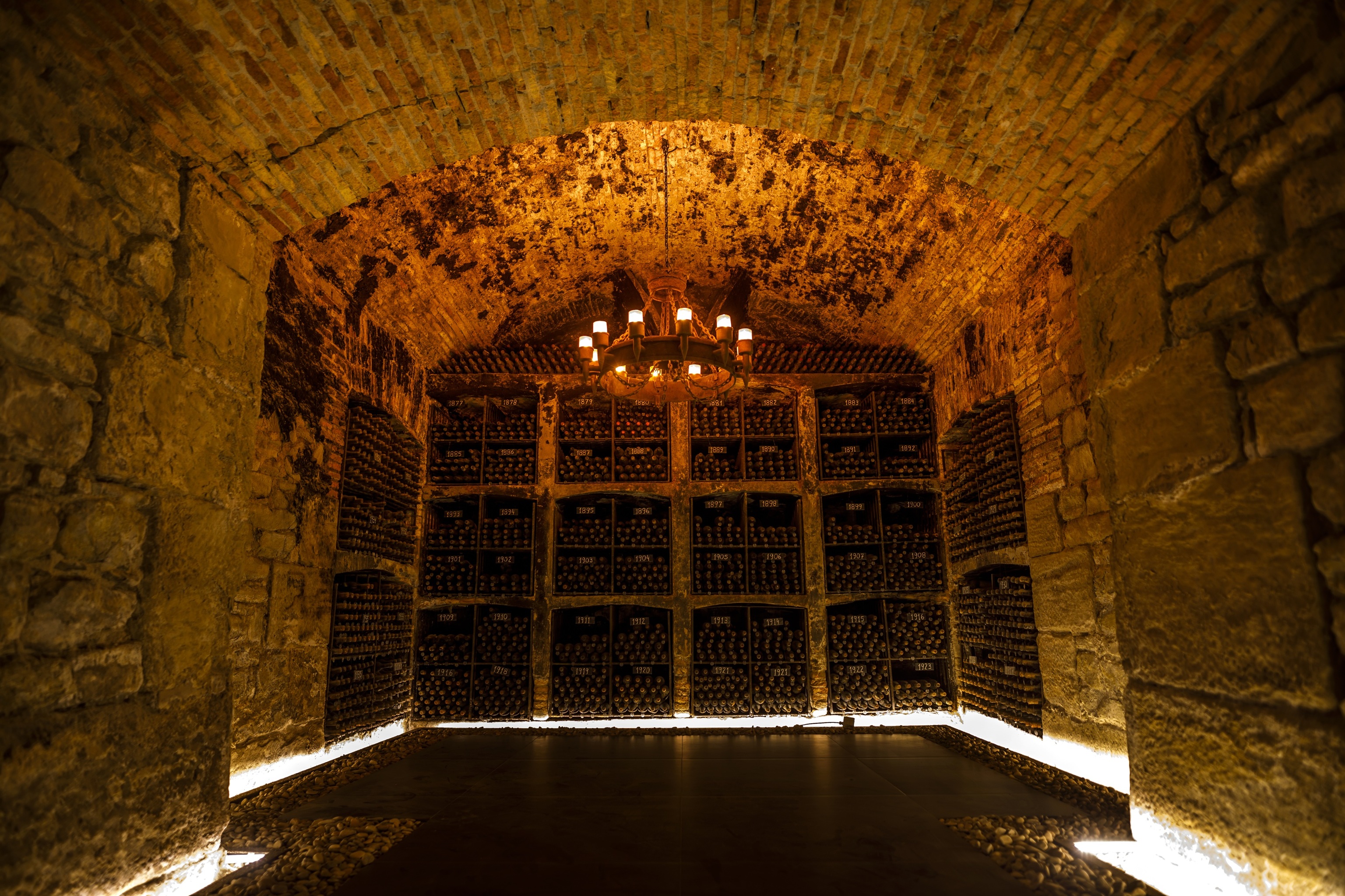 Dos siglos de historia, calidad y lujo: la mejor bodega de Europa está ...