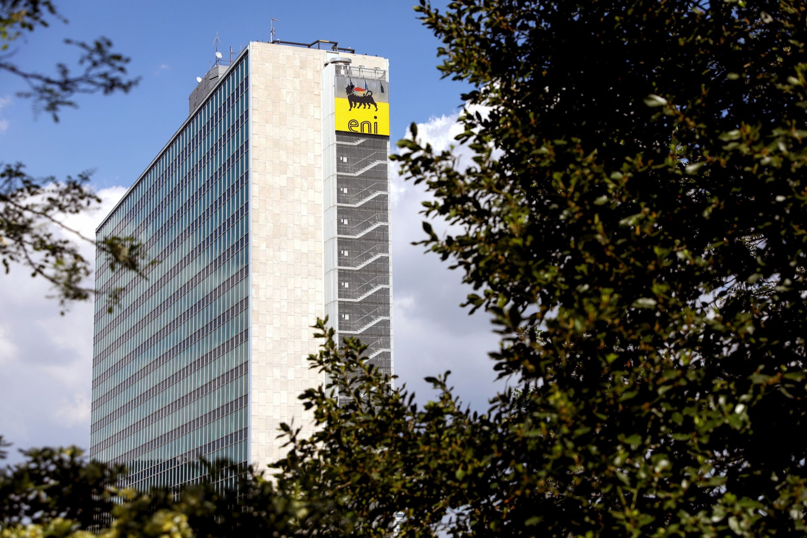 El Gobierno italiano pide a ENI, su mayor energética, invertir en los ...