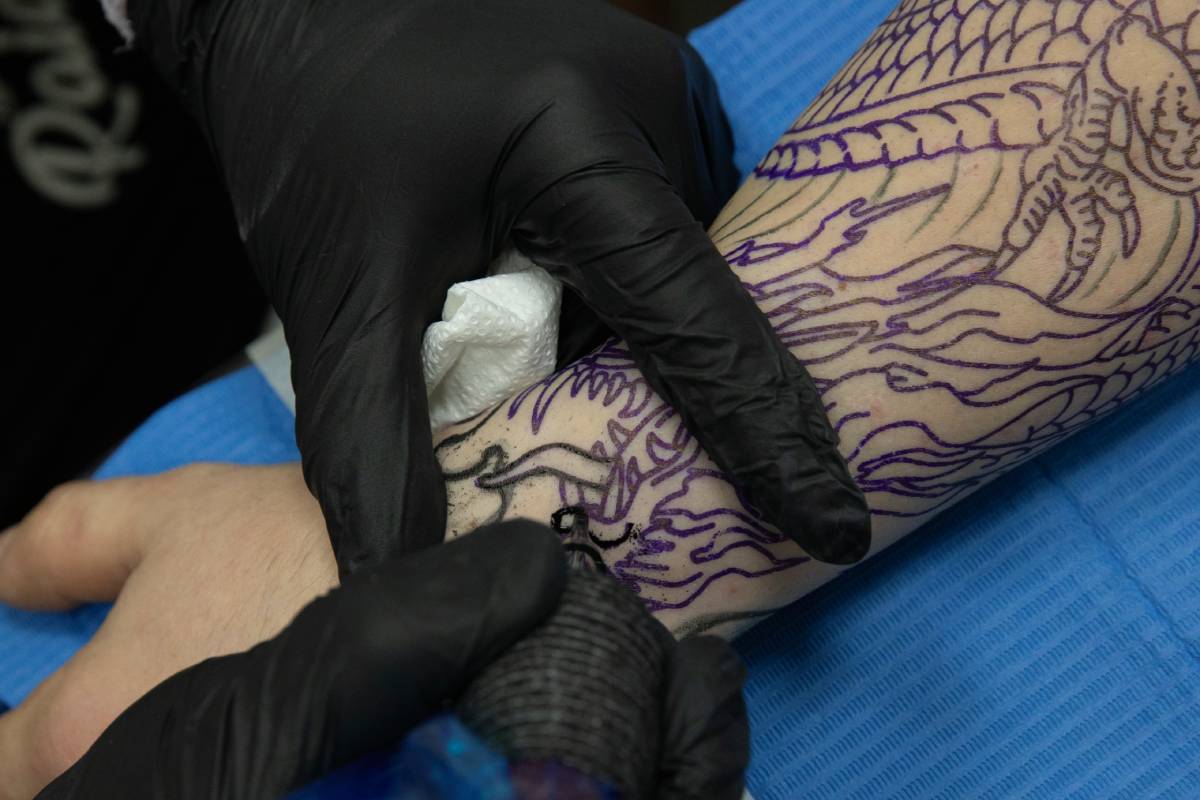 La tinta de los tatuajes se acumula en los ganglios linfáticos y podría ...