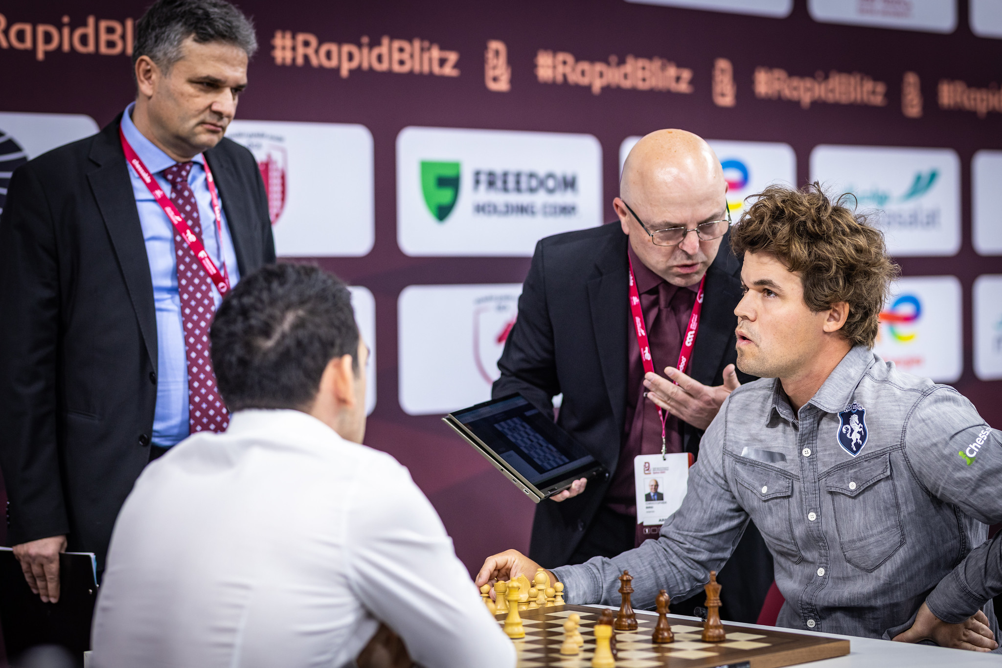 Magnus Carlsen se apunta al drama antes de conquistar su 20º título ...