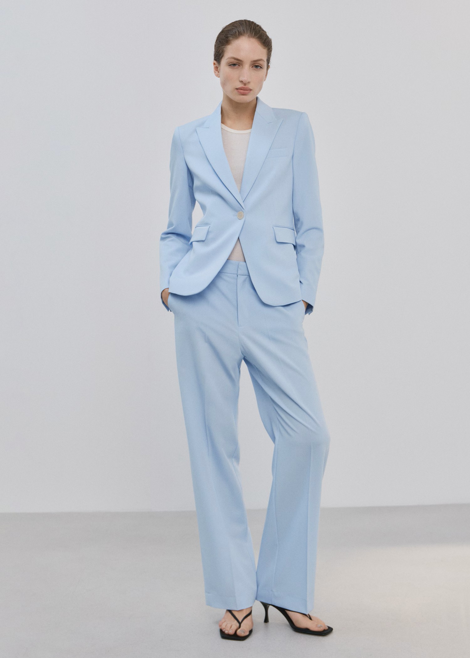 Adiós al estampado: 8 conjuntos monocolor de Zara y Mango ideales para ...