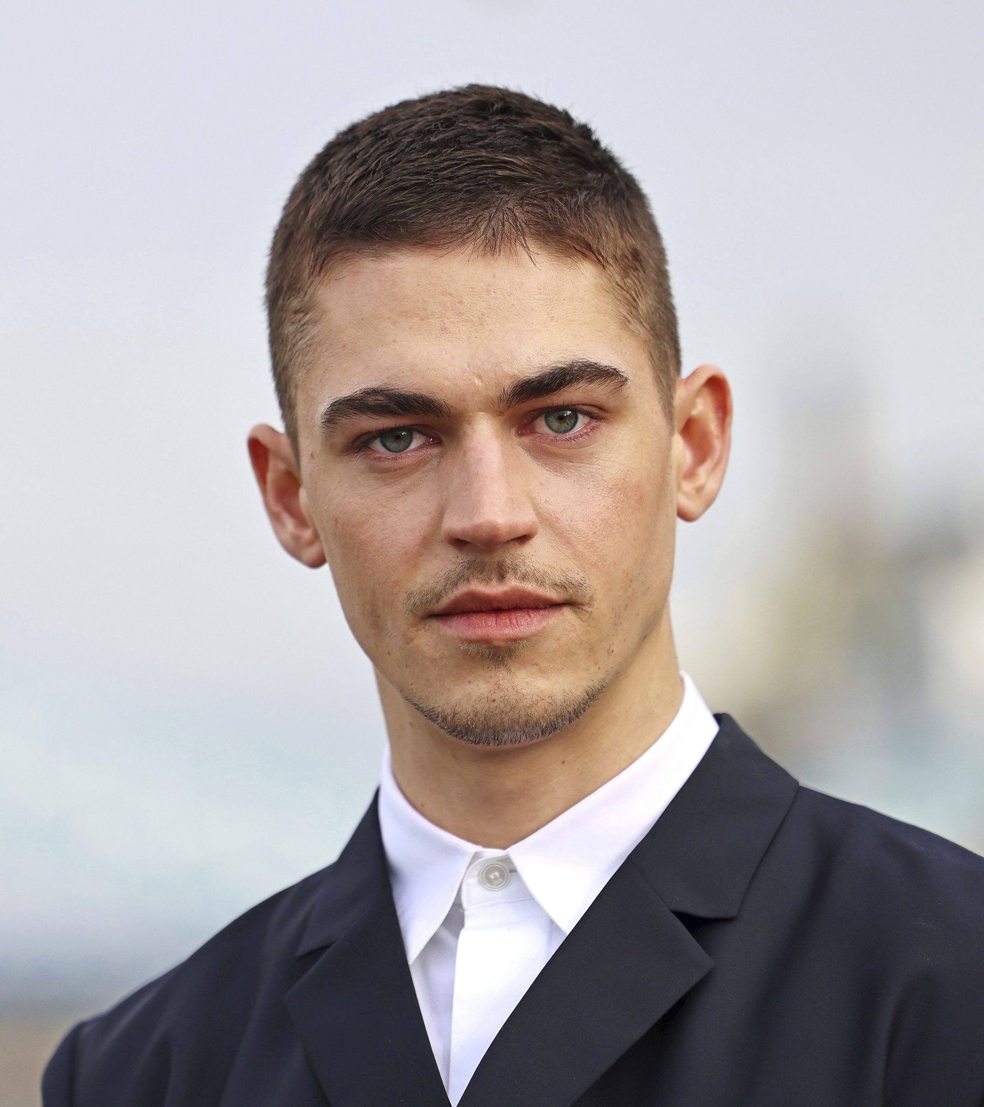 Hero Fiennes Tiffin, un Sherlock Holmes con respaldo familiar: "Estoy ...