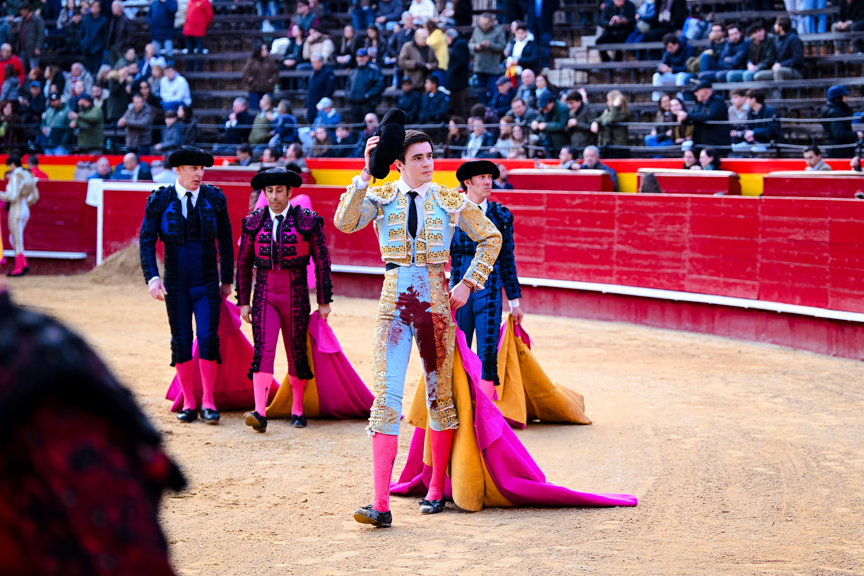 El catalán Mario Vilau, pura ambición en la novillada de Fallas | Toros