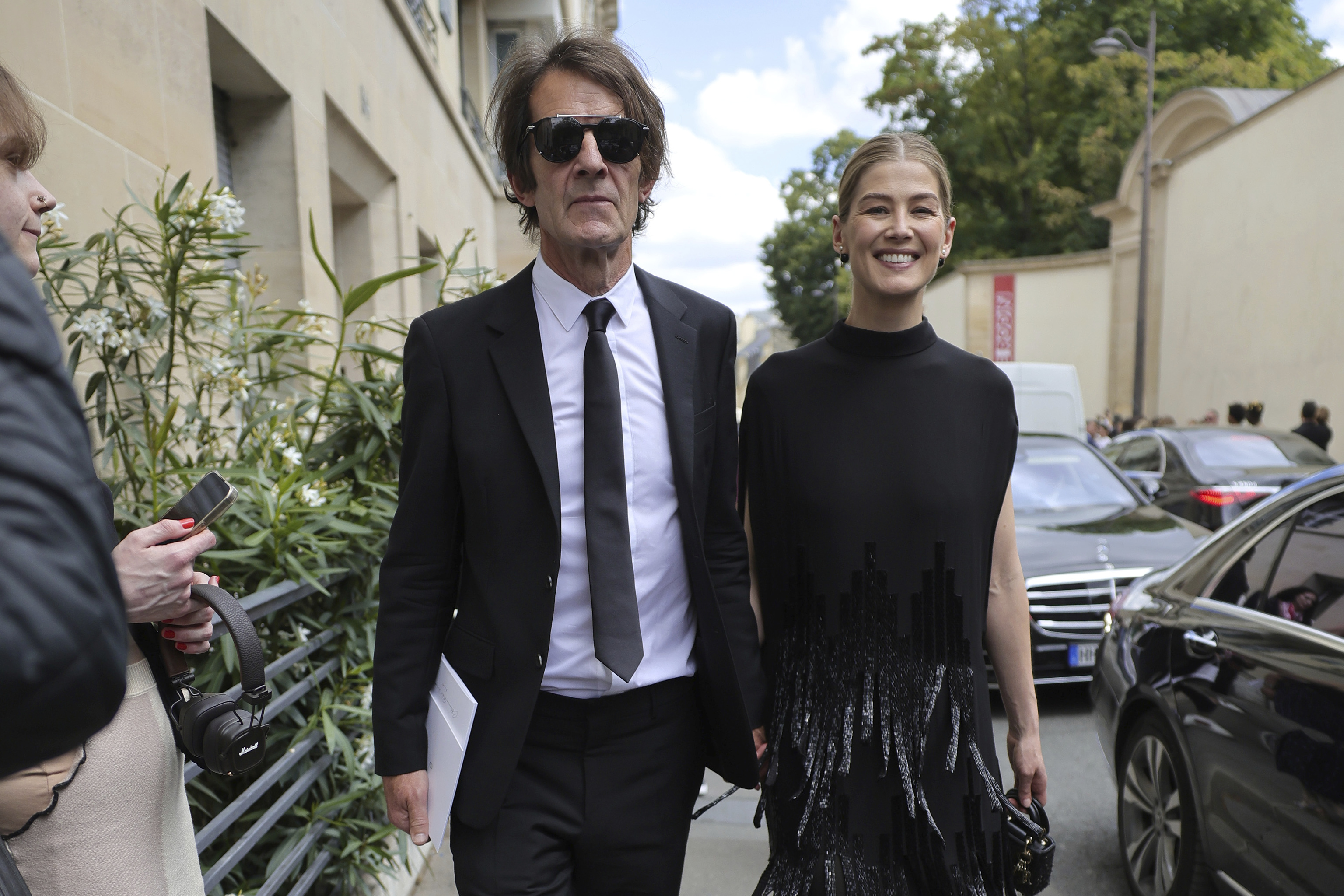 La desconocida pareja de Rosamund Pike: empresario y matemático ...