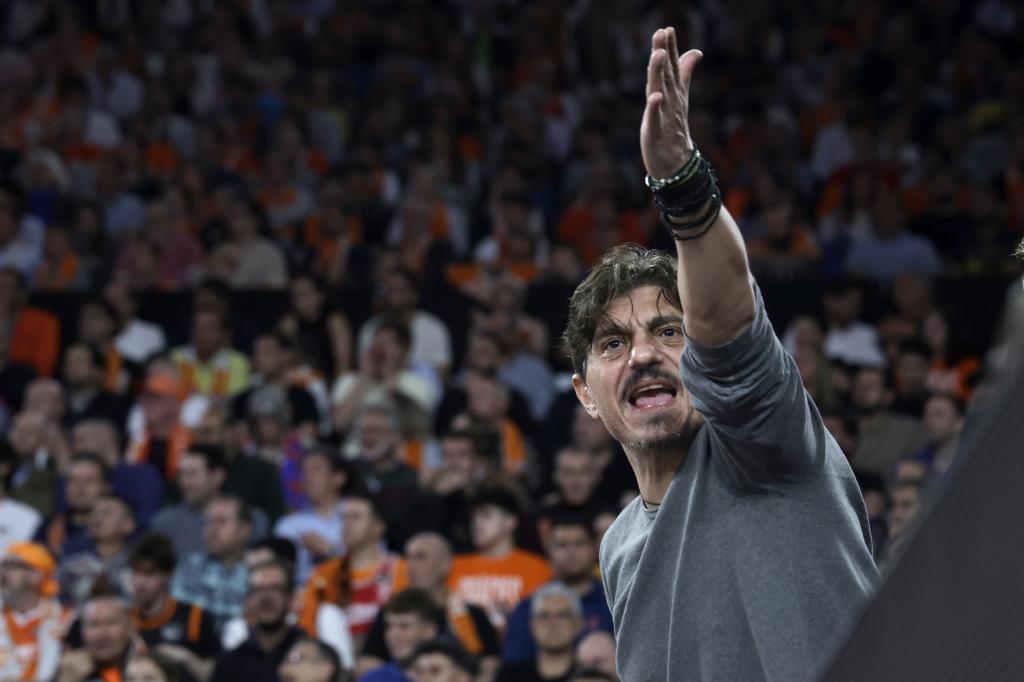 Euroliga: La Euroliga expedienta al dueño de Panathinaikos por sus ...