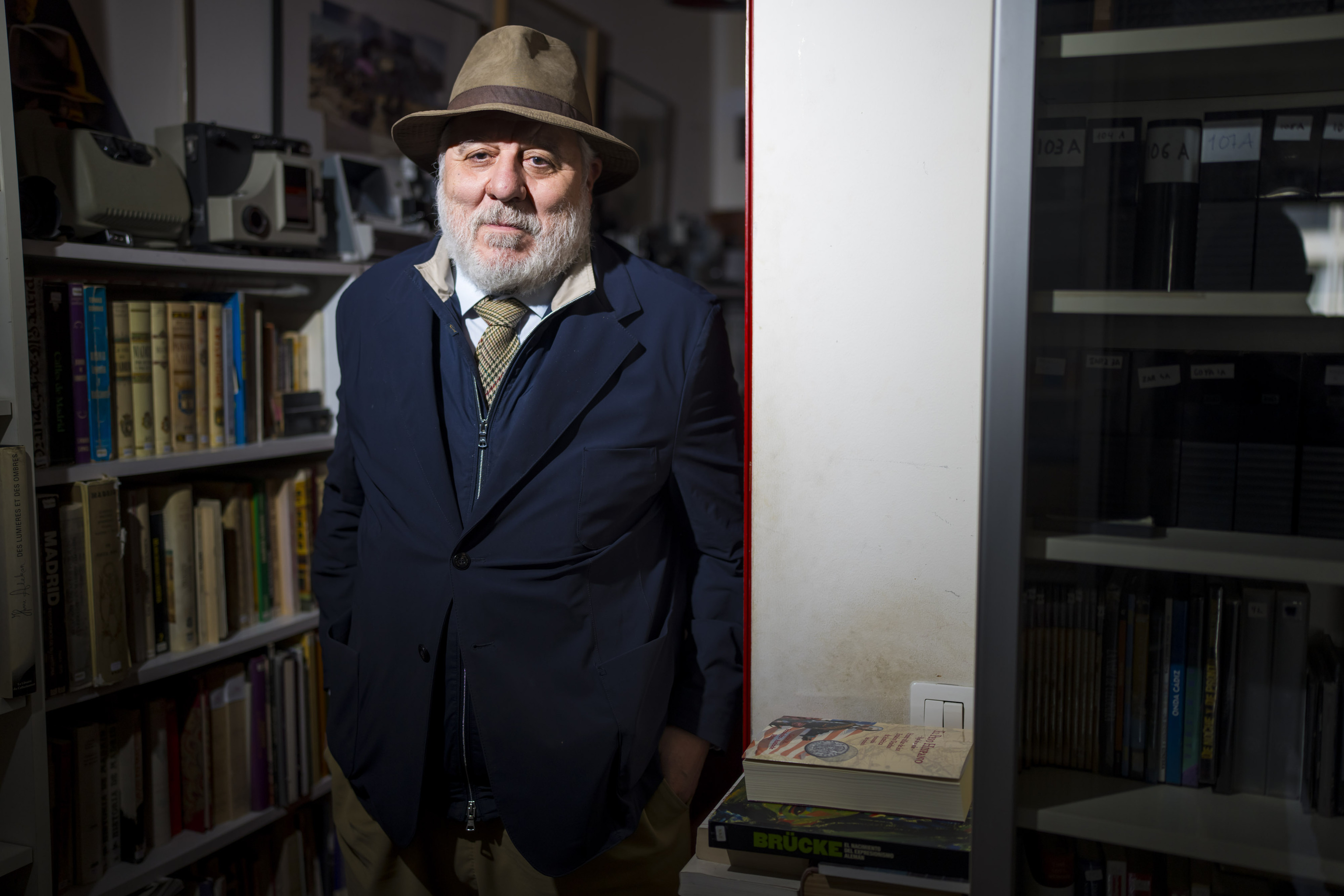 José Luis López Linares: "Ayuso hace lo que el Gobierno debería hacer ...
